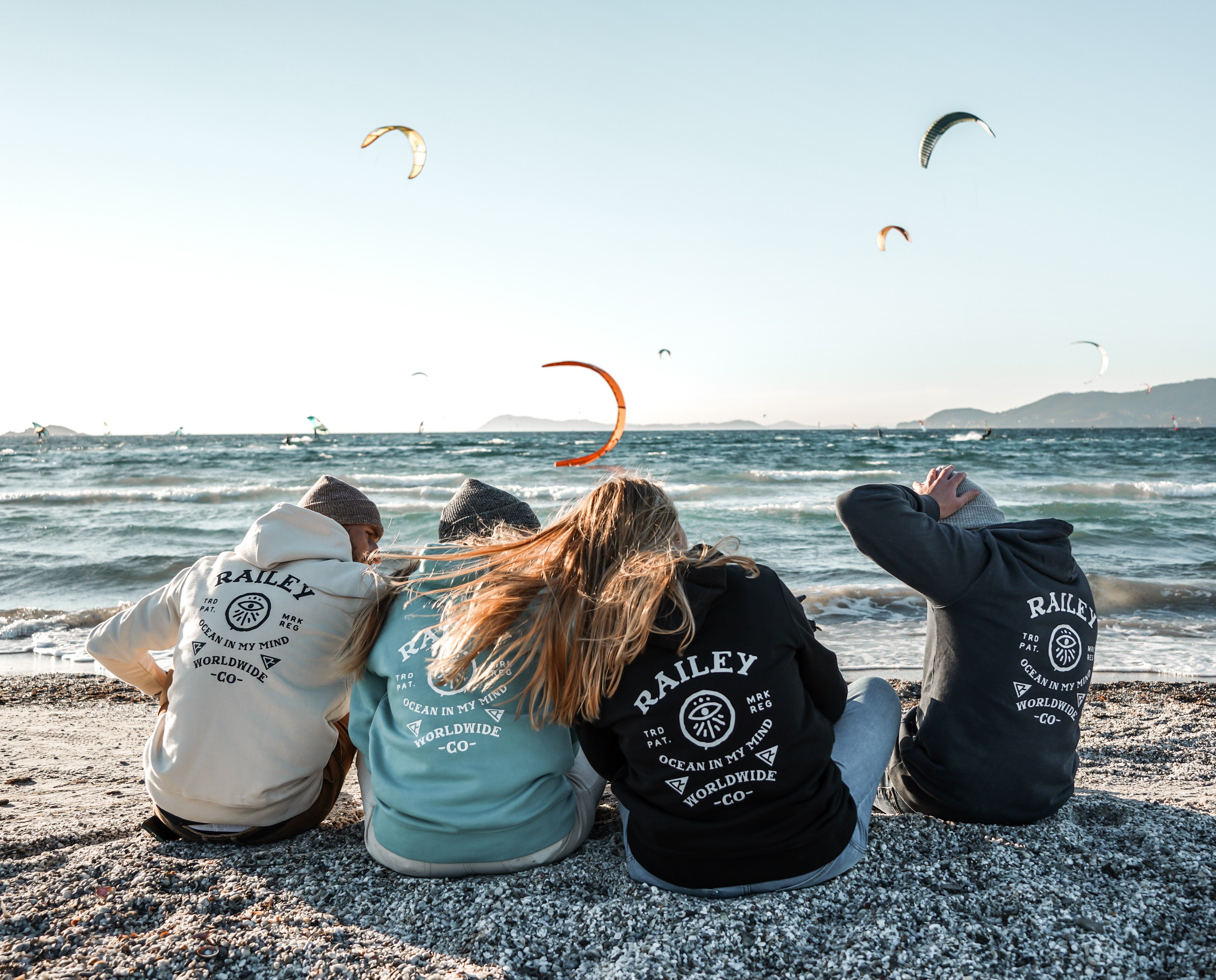 Compra productos de Railey Clothing al por mayor