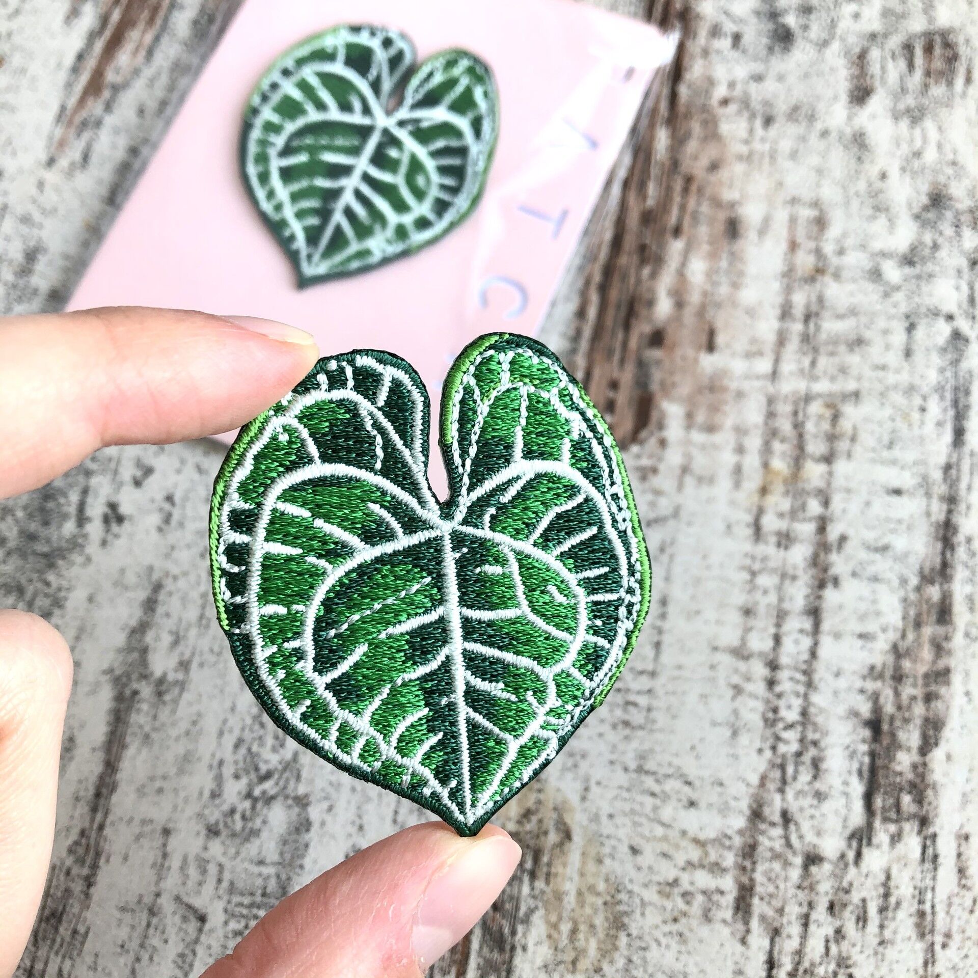 Buy wholesale Anthurium Clarinervium Patch - to sew on or iron on