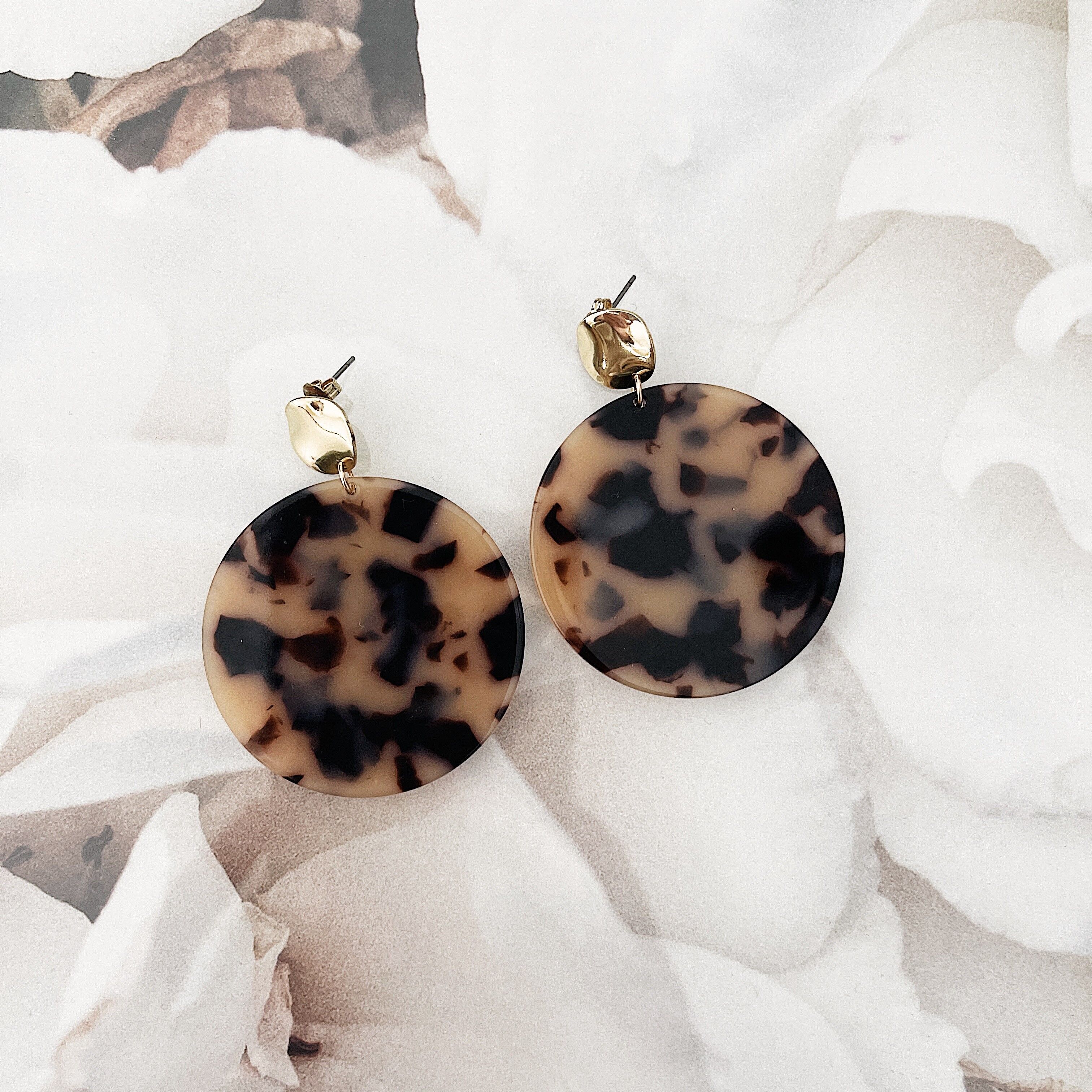 Achat Boucles XL acétate beige en gros