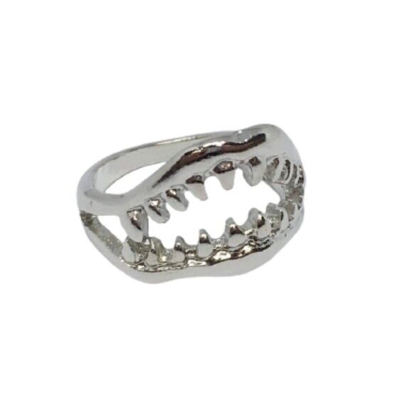 Buy wholesale Great White Shark Jaws Teeth Ring