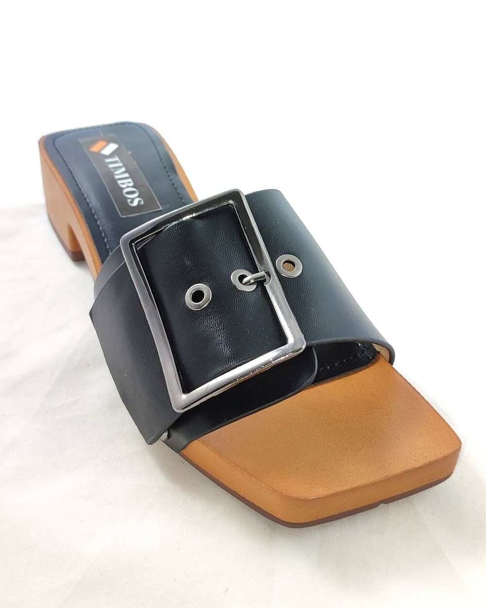 Buy wholesale Women's Flat Clog Box - White