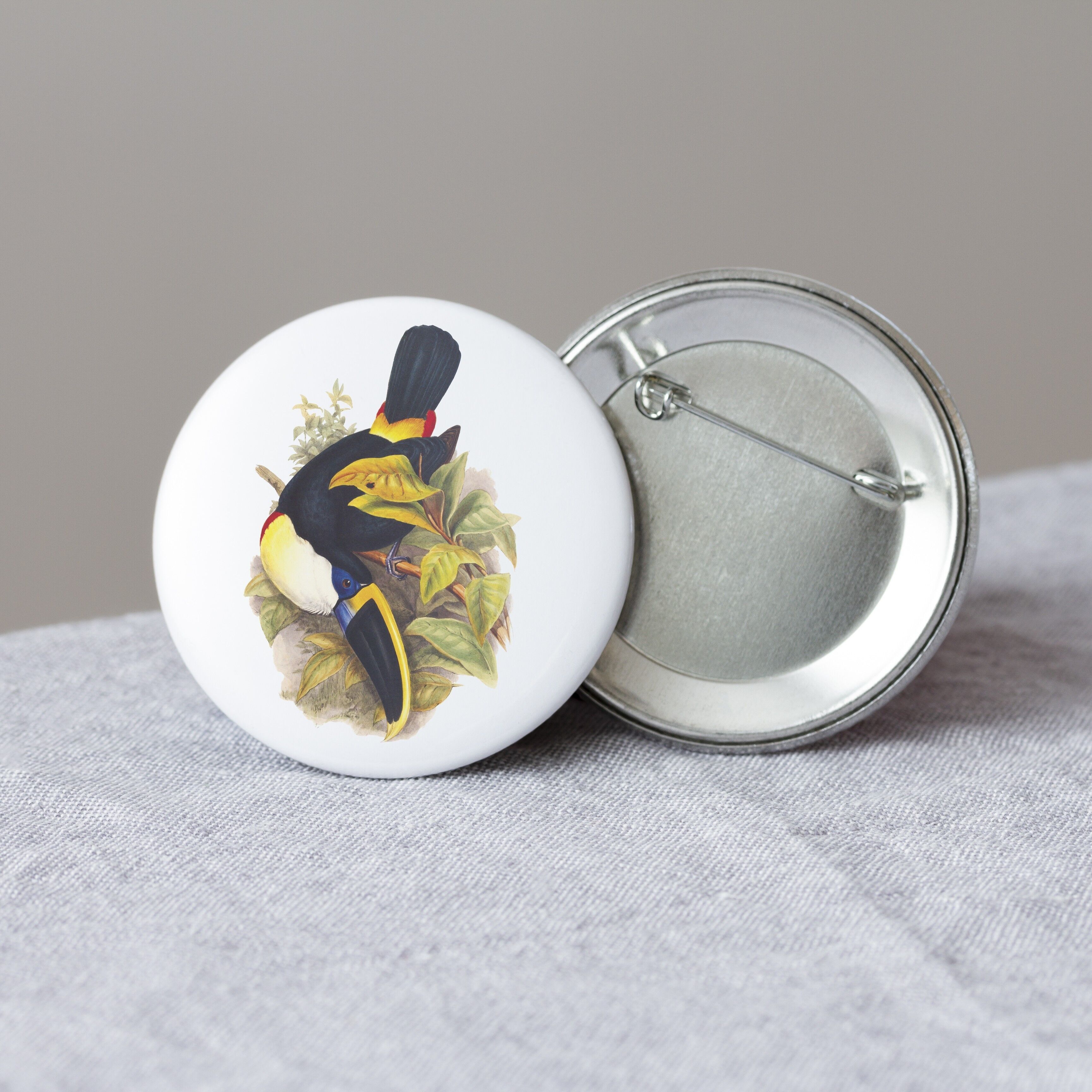 Buy wholesale Cuvieri Toucan Button, Big Round Pin, Jungle-style Accessory