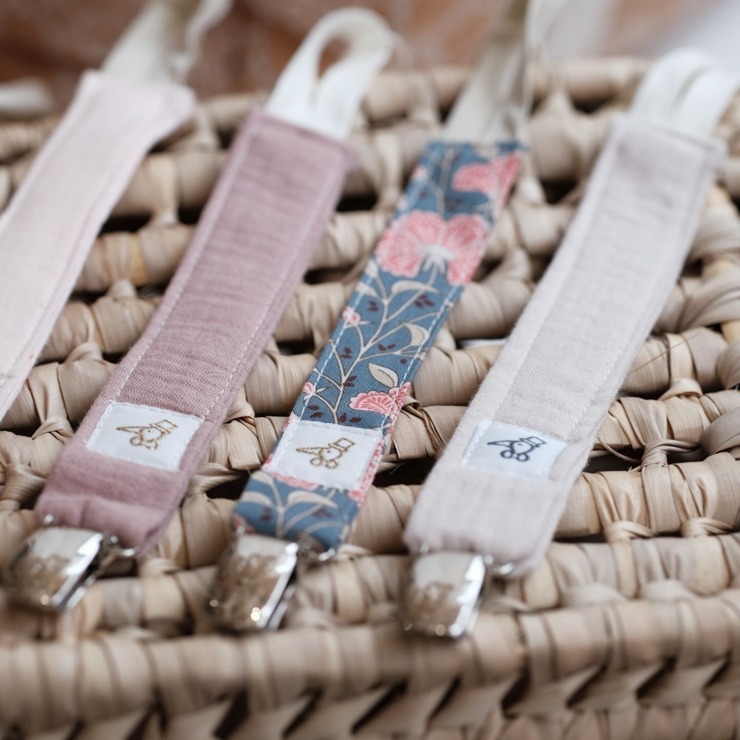 Buy wholesale GOLD POPPY PACIFIER ATTACHMENT