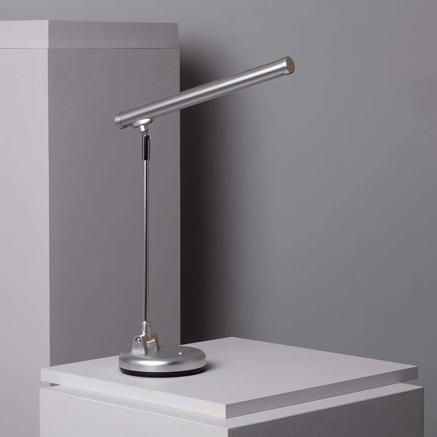 Buy wholesale Ledkia Dimmable 8W LED Desk Lamp with Battery Copper