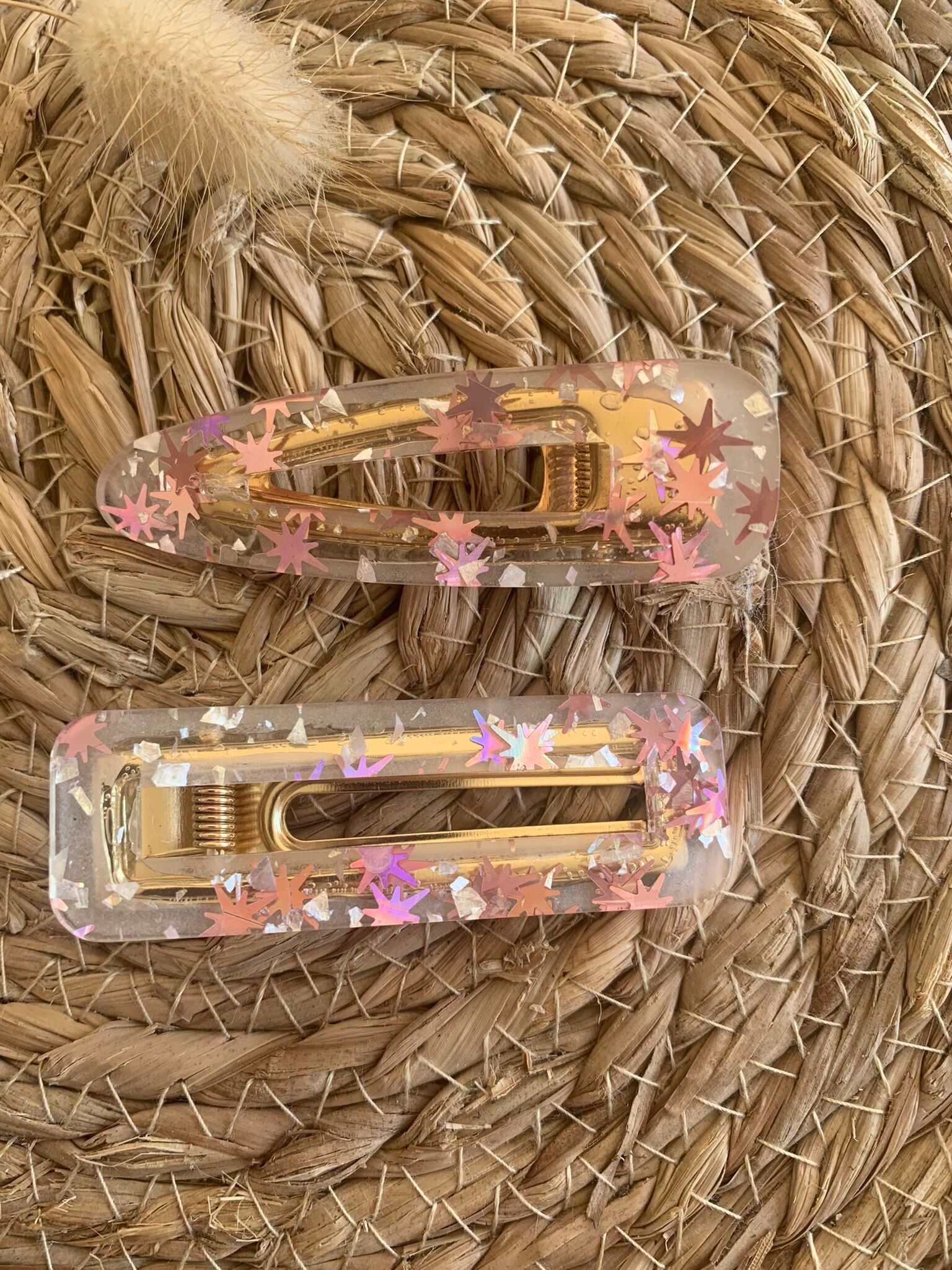 Achat Barette en résine transparente à étoiles colorées en gros