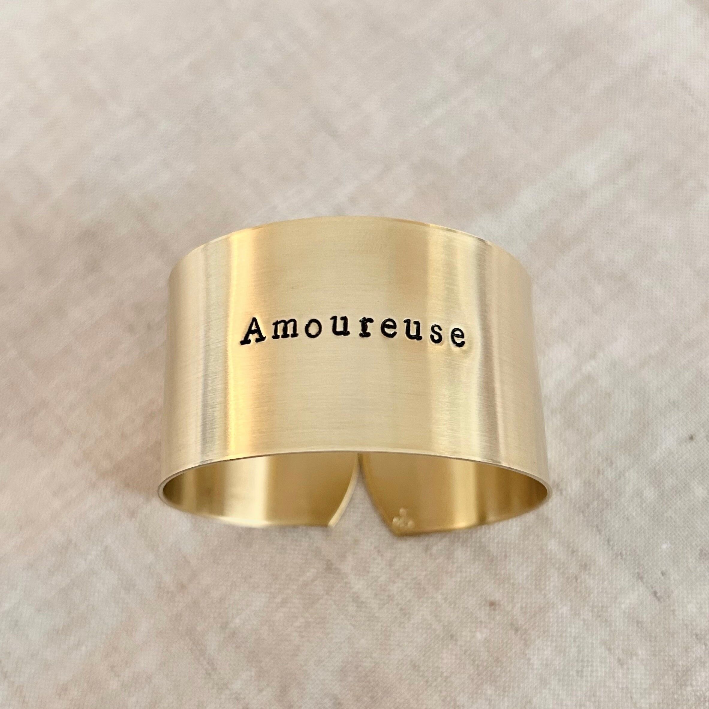 Buy wholesale Lover | Round engraved raw brass (2 diameters)