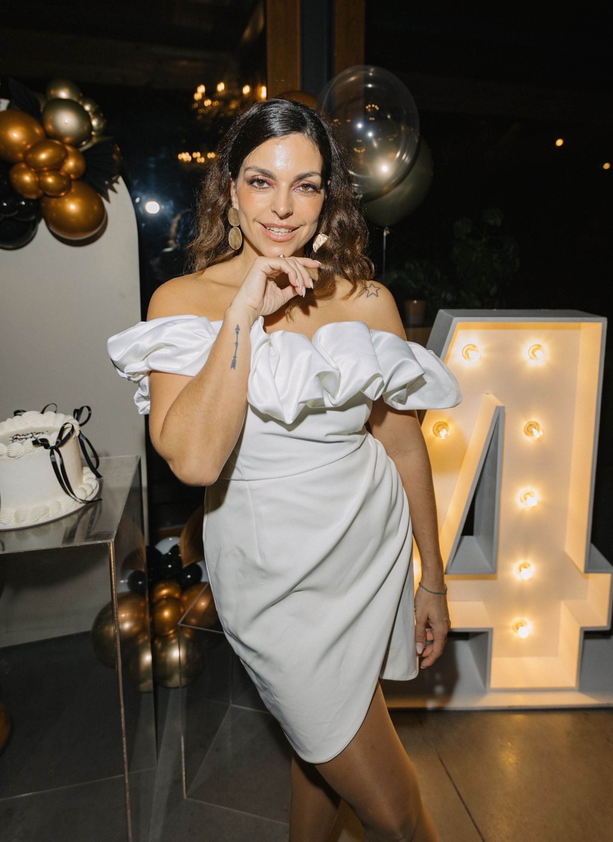 Achat ROBE BLANCHE À VOLANTS en gros